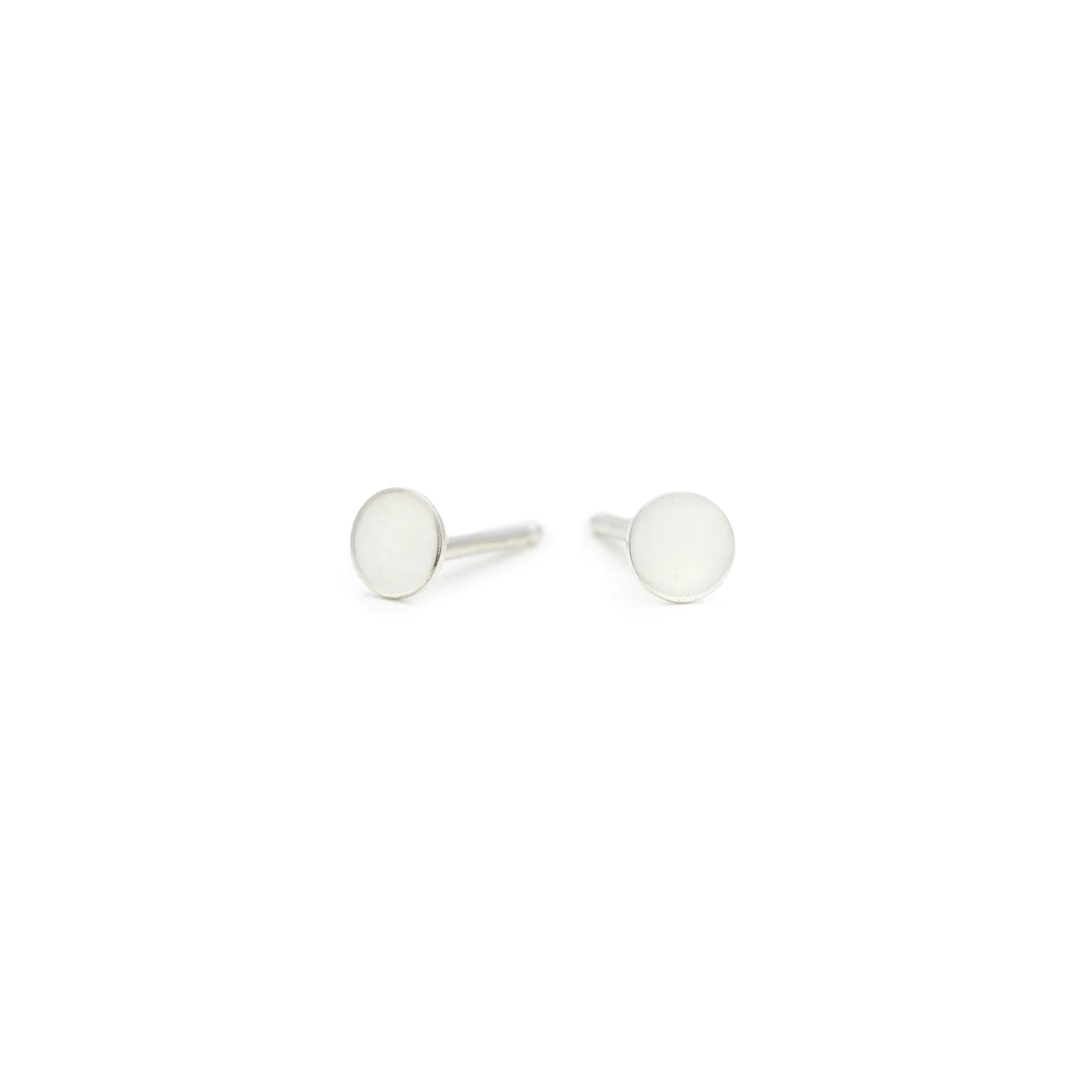 Flat Dot Silver Studs – beryl